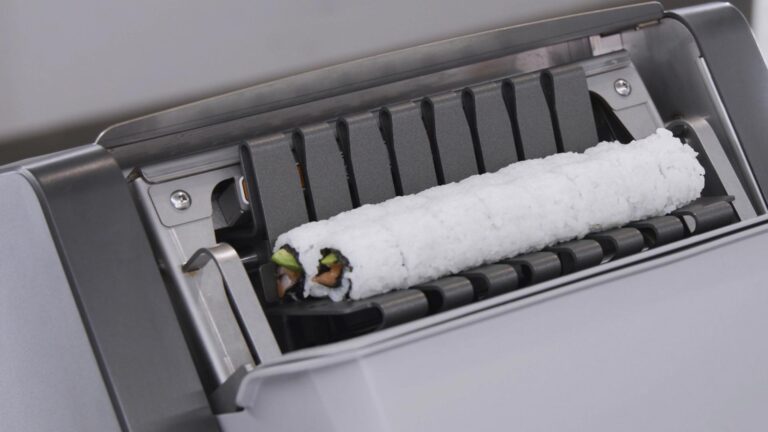 Maki Like Never Before - AUTEC Sushi Robot